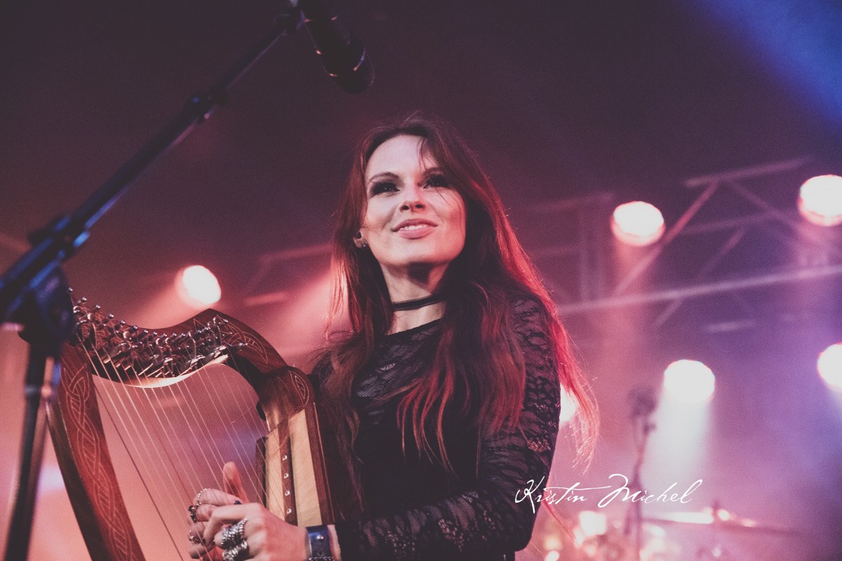 Fabienne Erni unveils a new Frozen vocal/piano cover – Metal Goddesses