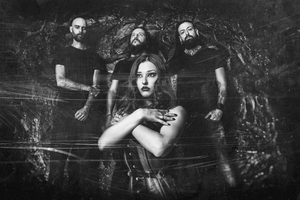 Vanja Obscure leaves [In Mute] and joins a new band – Metal Goddesses